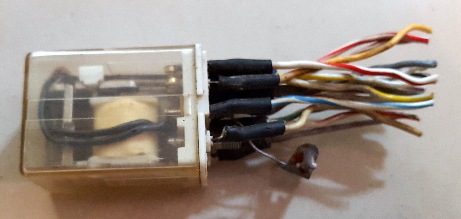 Heathkit HW-100 SSB Transceiver Original Relays (2)