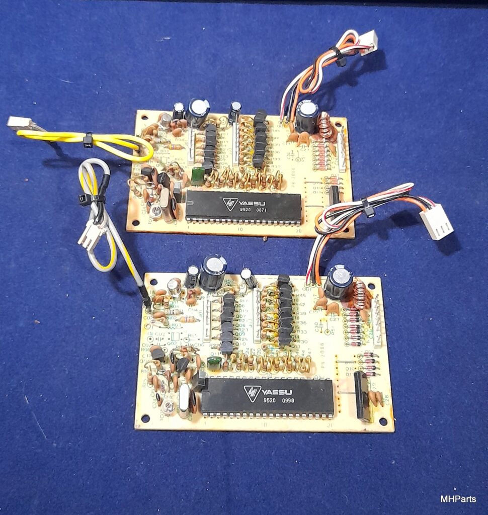 1 UND Yaesu FT-707 Original Boar PB-2086A Used